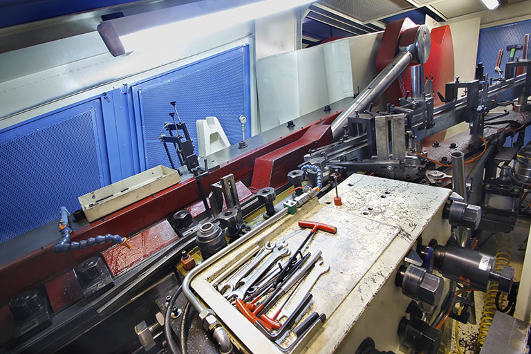 Metal part threading | Metagra Group